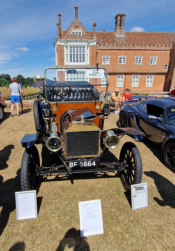 Helmingham Hall Car show ’22- 78 – One Man And His Mustang
