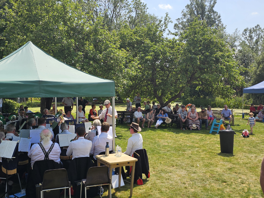 Pakenham vintage show 82 – One Man And His Mustang