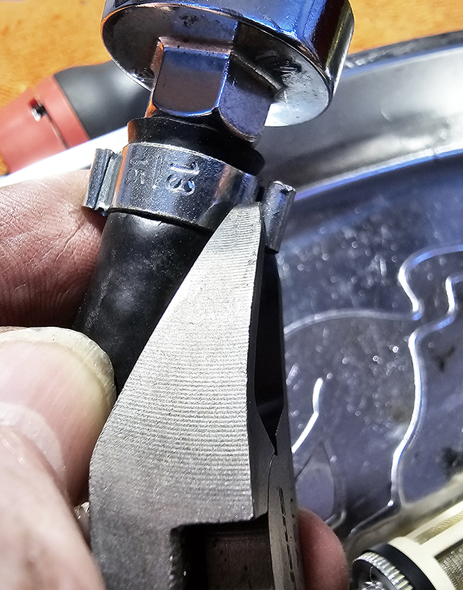 Non return fuel valve