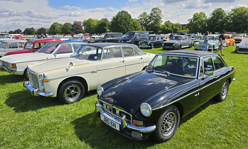 Enfield Pageant ’24 136 – One Man And His Mustang