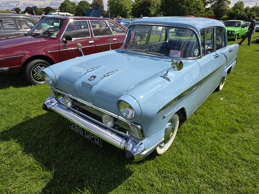 Enfield Pageant ’24 146 – One Man And His Mustang