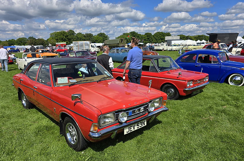 Enfield Pageant ’24 182 – One Man And His Mustang