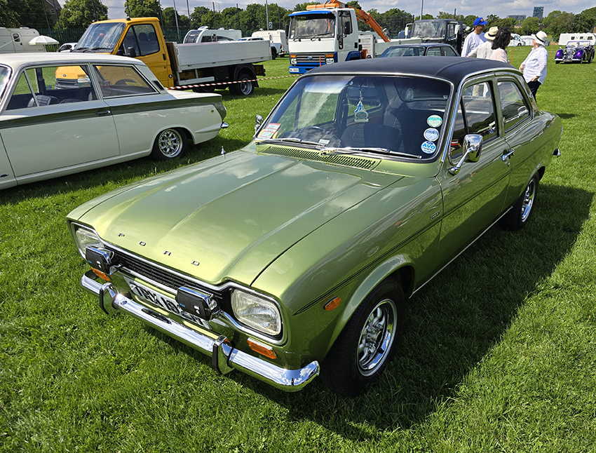 Enfield Pageant ’24 188 – One Man And His Mustang