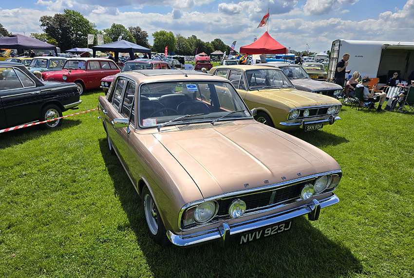 Enfield Pageant ’24 282 – One Man And His Mustang