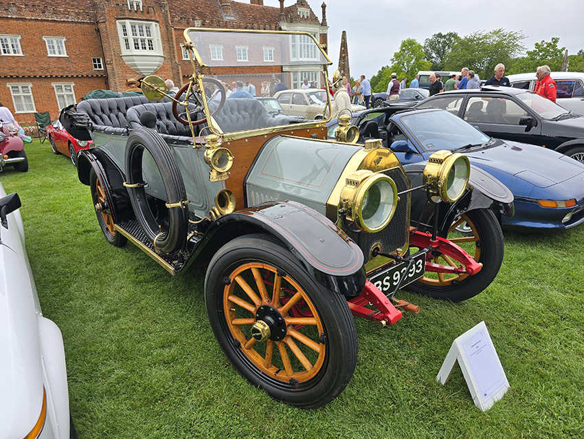 Helmingham Hall car show ’24 78 – One Man And His Mustang