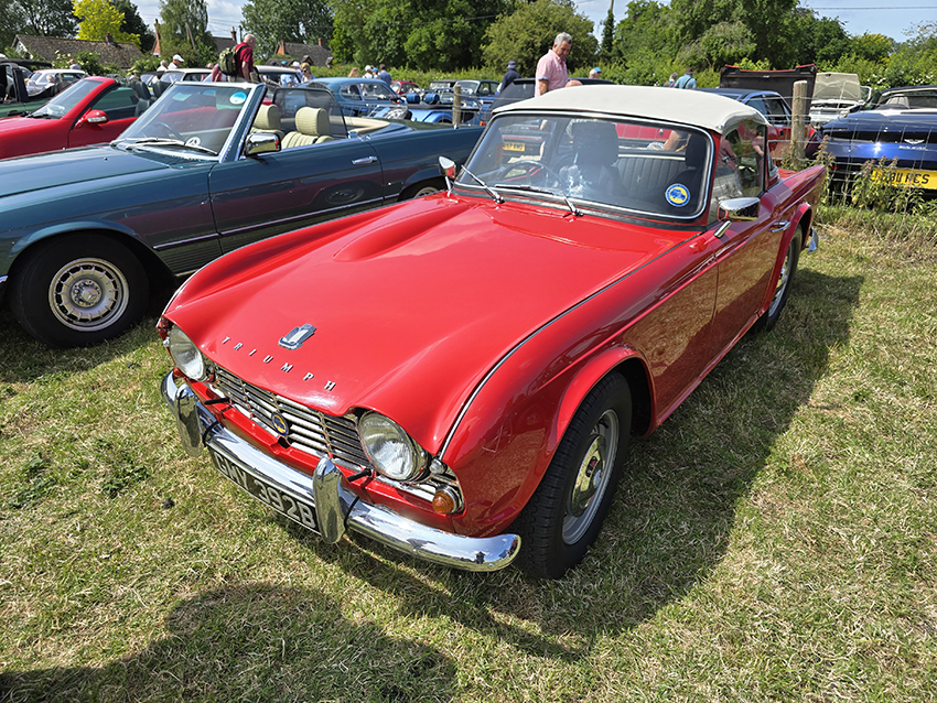 Gissing Classic Car Show 2025 33 – One Man And His Mustang